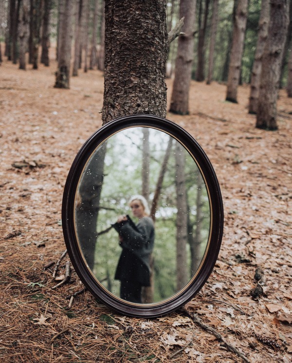 Mirror Selfies: How to do it?